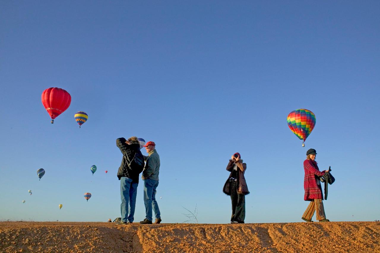 Fly With the Fleet – Art of Flight Festival Balloon Experience ...