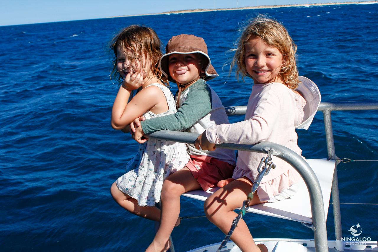 Sunset Sail in the Exmouth Gulf with Bus Pick Up - Turers - Australia