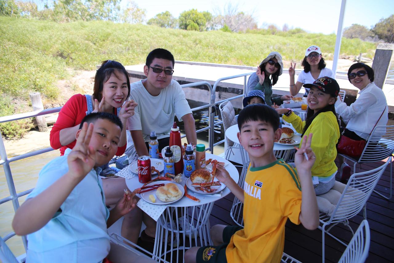 Catch & Eat Crab - Crabbing Tour - Mandurah Cruises
