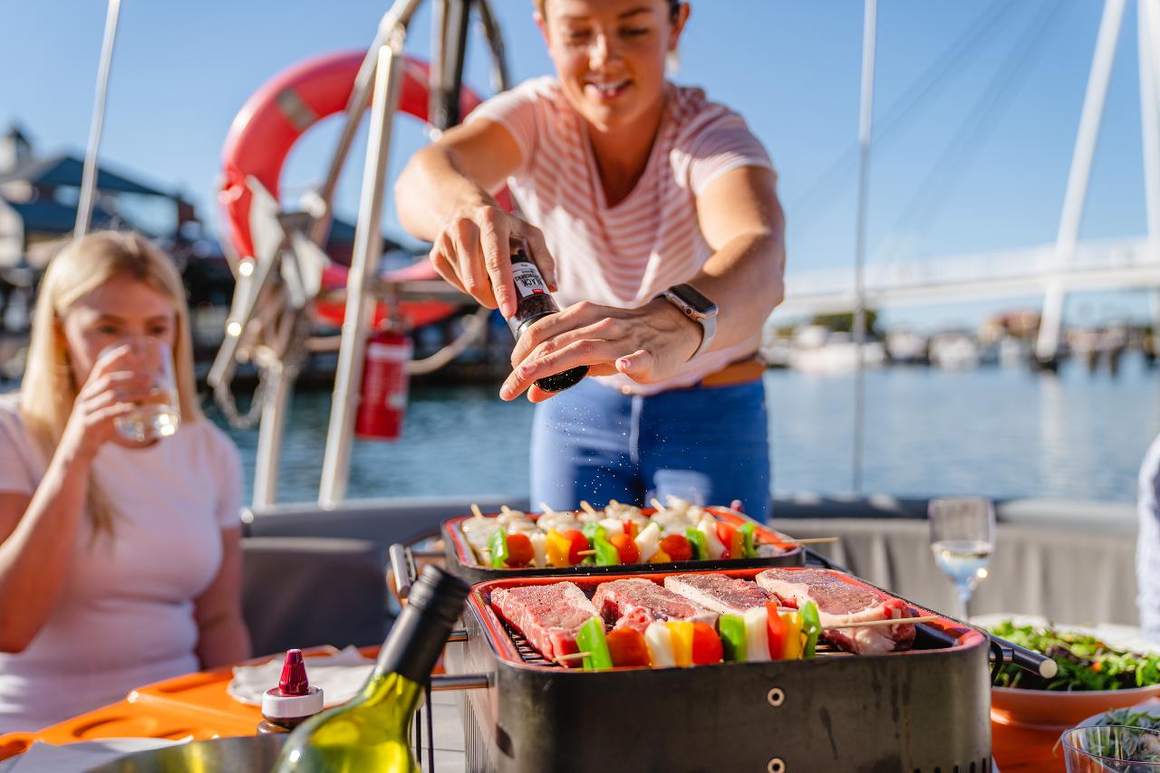 1.5-Hour Self-Drive BBQ Boat Hire - Group of 1 to 6 people - MANDURAH ...