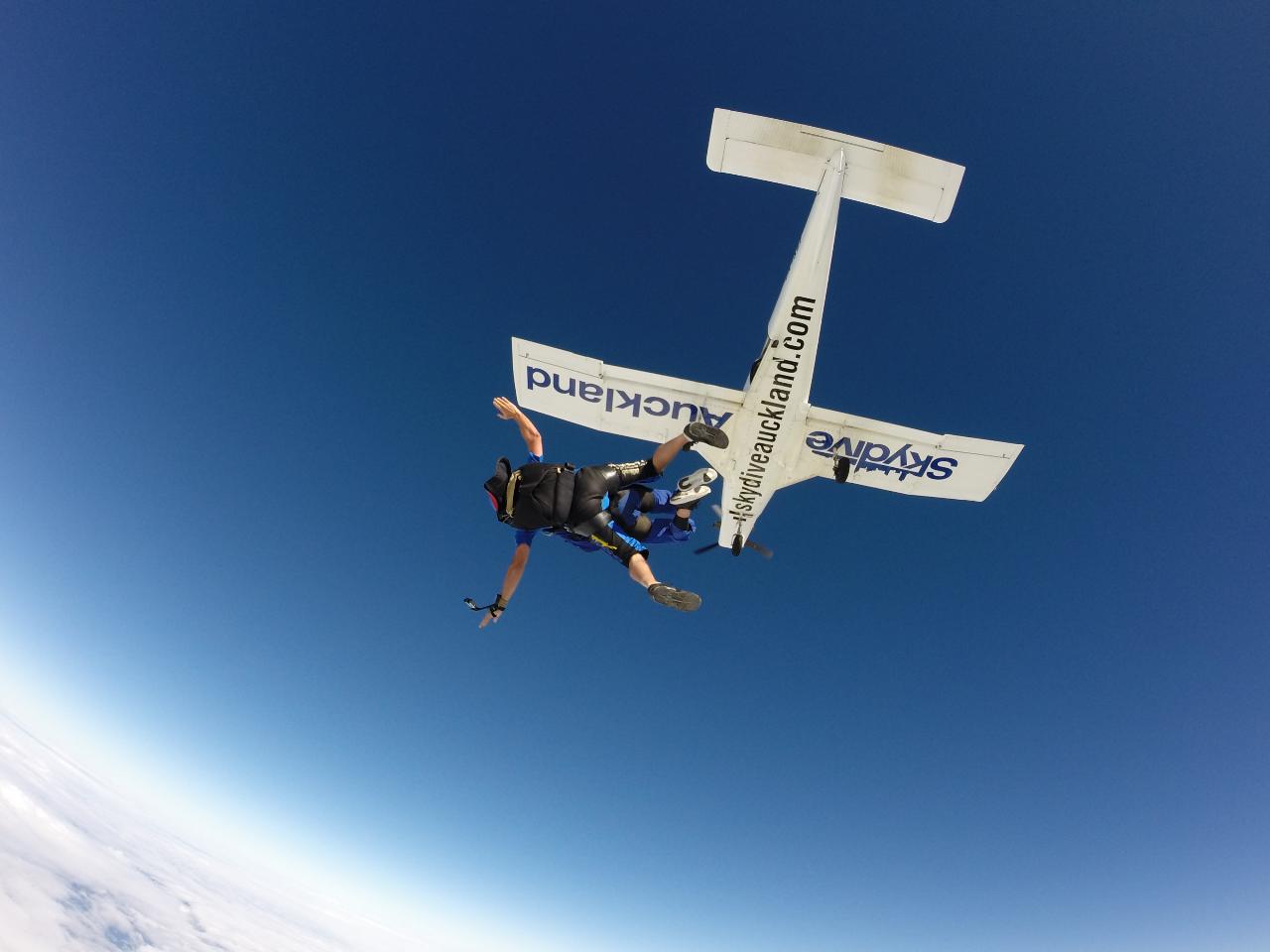 13,000ft Skydive - Skydive Auckland Reservations