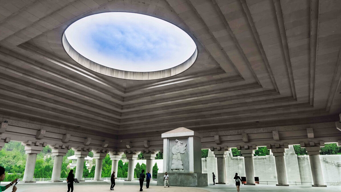 Yellow Emperor Mausoleum Day Tour from Xian - China Xian Tour Reservations
