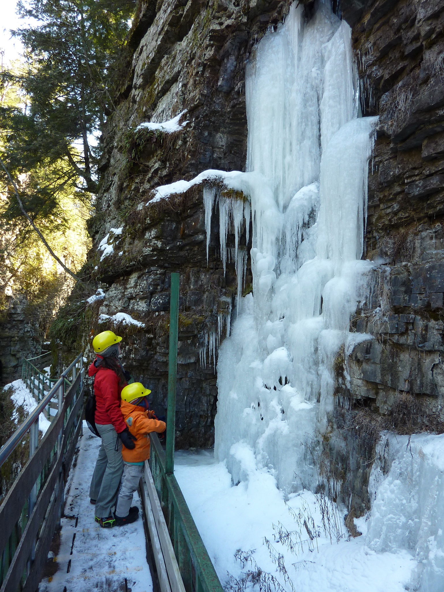Guided Winter Tour (2-Hour) - Ausable Chasm Co. Reservations