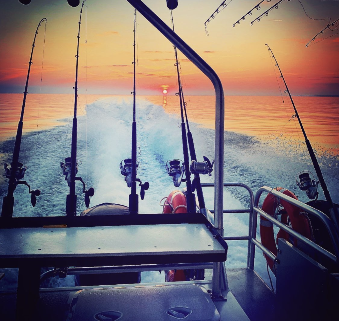 'Knotorious' Night Fishing Charter - Darwin - Yknot Fishing Charters ...