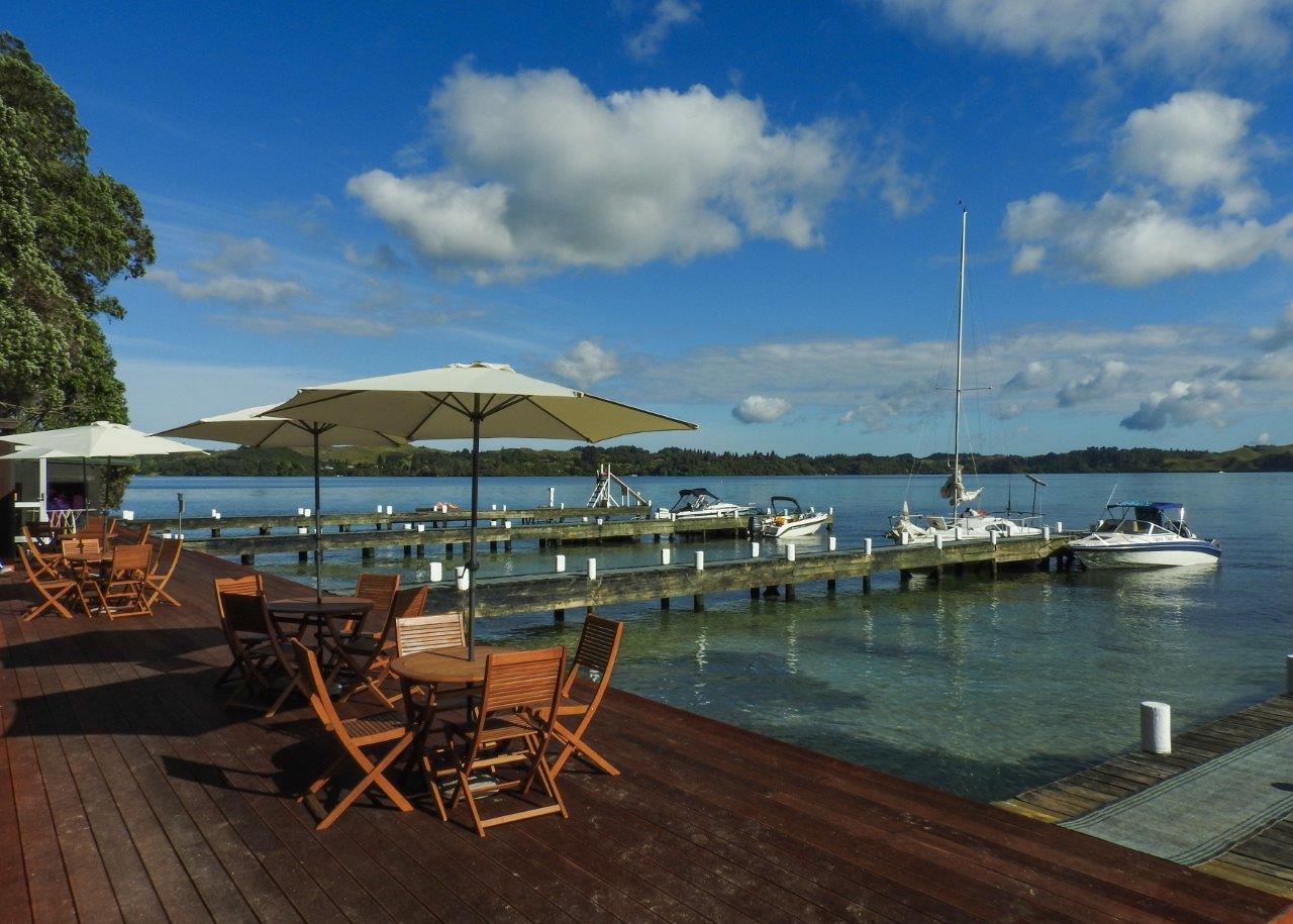 Raft + Hotpool (boat transfer) - Rotorua Rafting Reservations