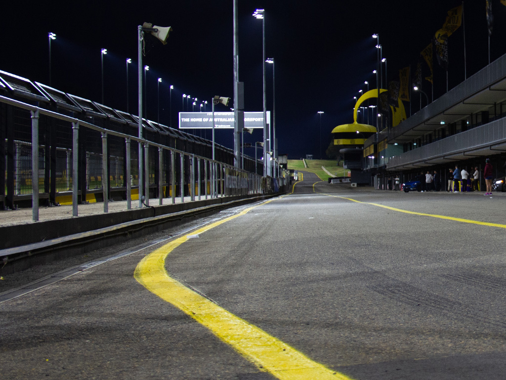 SMSP OPEN PIT LANE TRACK NIGHT - Driving Solutions Reservations