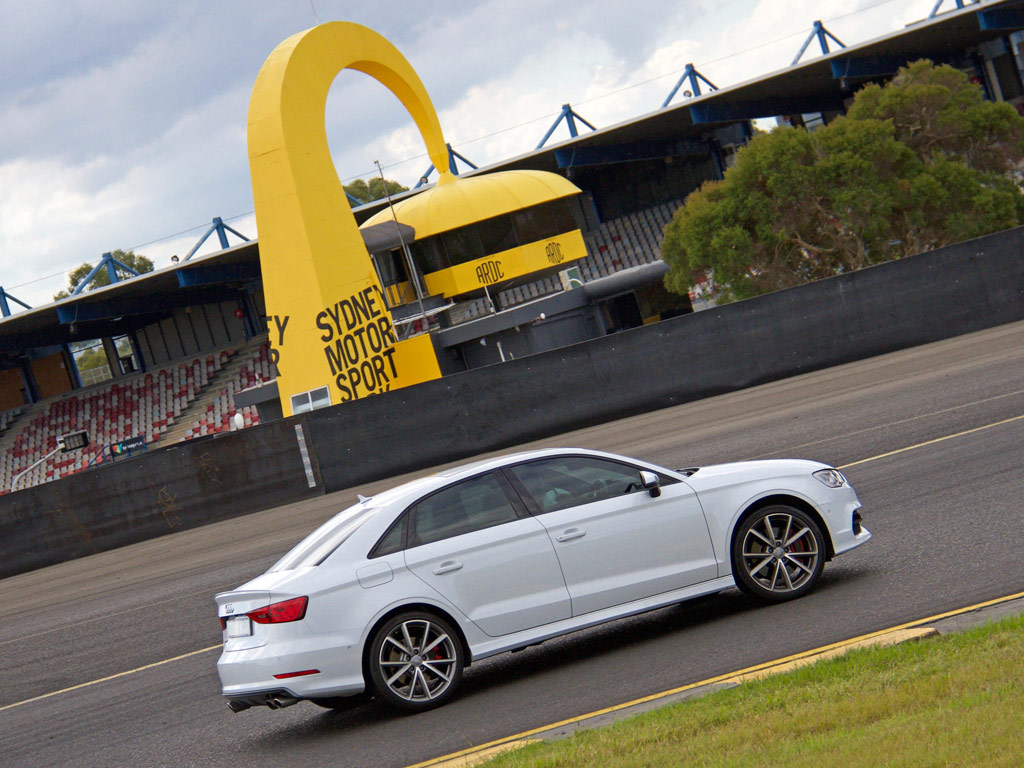 SMSP TRACK DAYS - BEGINNER - ROAD CARS ONLY - Driving Solutions ...