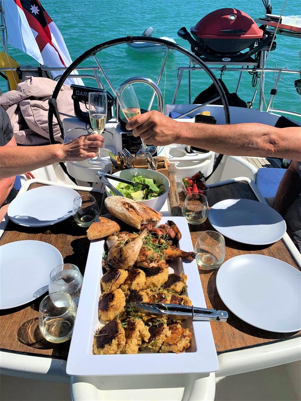 Dinner Cruise Saturday-Sunday Auckland - Sail Sunkiss Charters Reservations