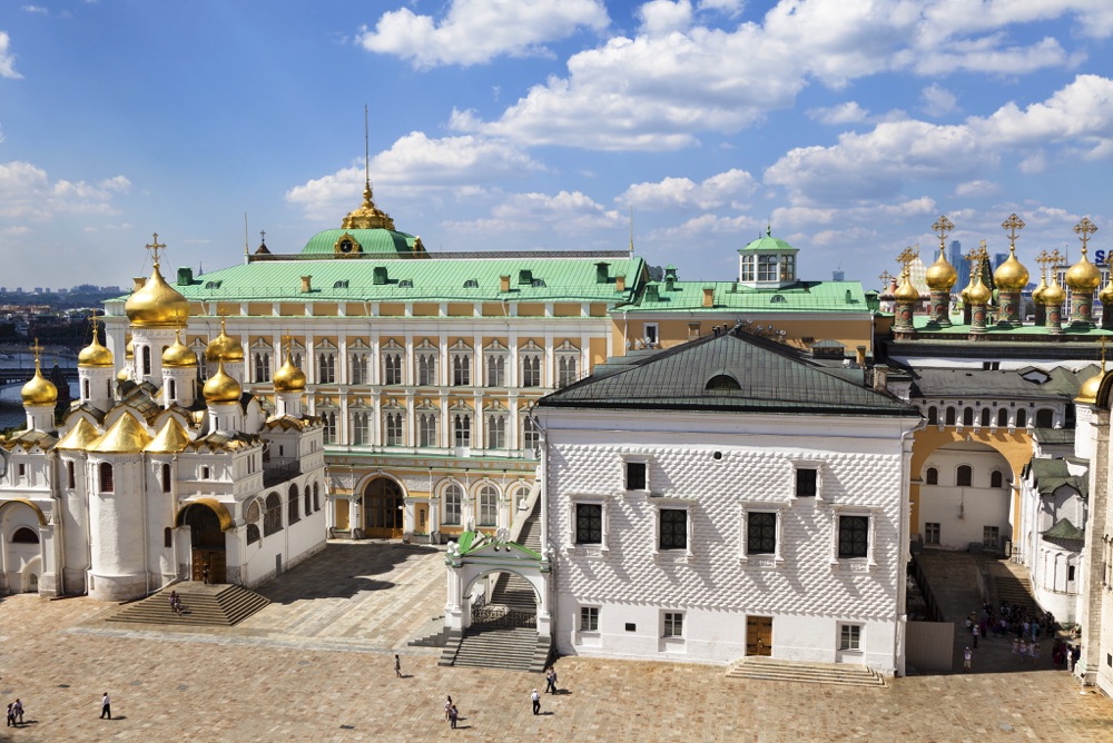 2-hour Private Kremlin Tour with live guide + Armoury Museum visit with ...