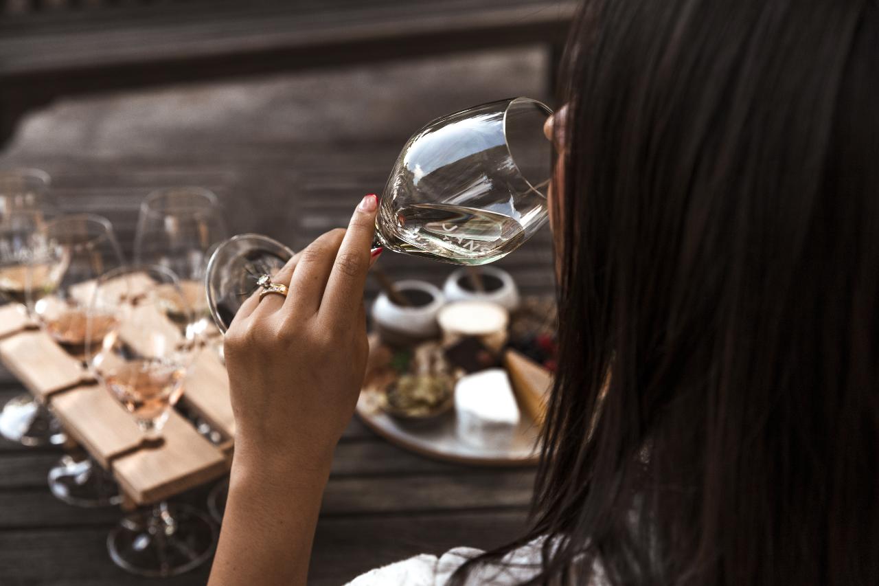Jansz Tasmania Tasting Flight - Jansz Winery Reservations
