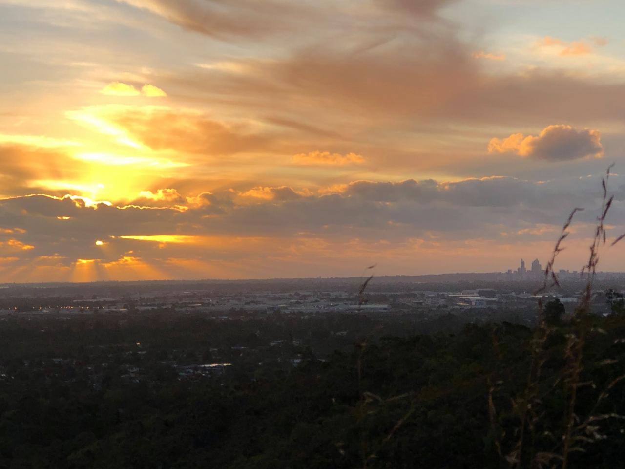 Lesmurdie Falls Sunset & Sparkling Hike - Turers - Australia