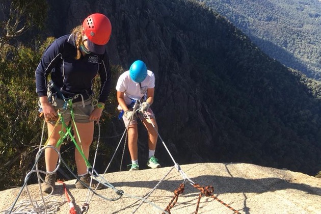 Mt Buffalo Adventure abseiling