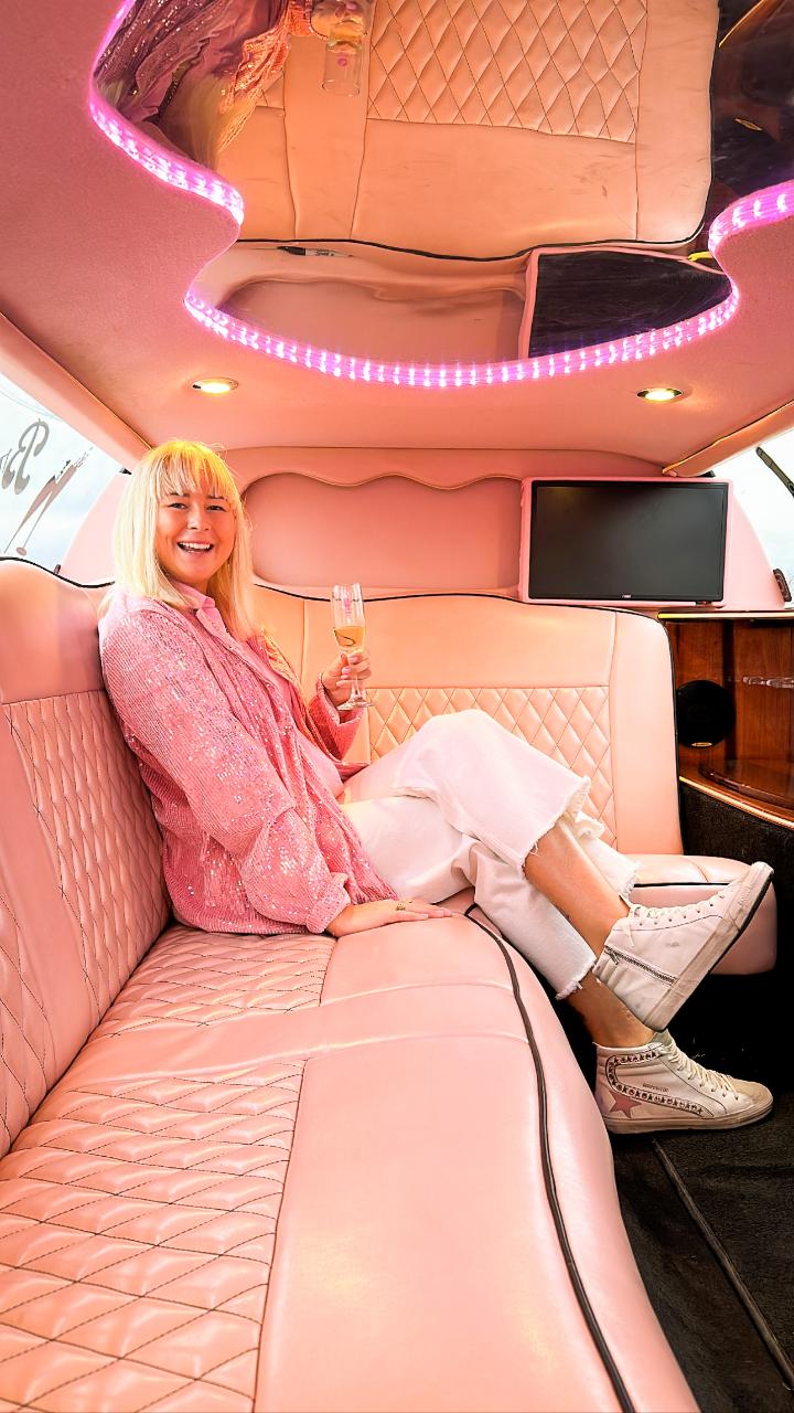 PINK LINCOLN LIMO WINE TOUR (PRIVATE) - Brooke's Bubble Bus Reservations