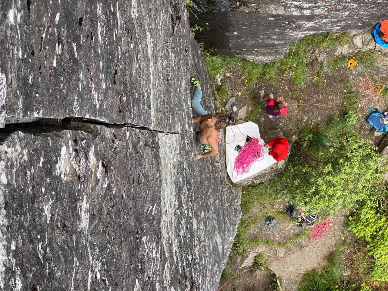 Chamonix - CRACK MASTER: CHAMONIX TRAD CLIMBING COURSE | MapoTapo