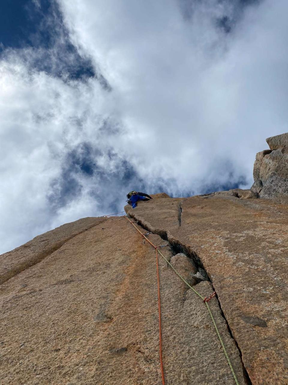Chamonix - CHAMONIX GOLDEN GRANITE | MapoTapo