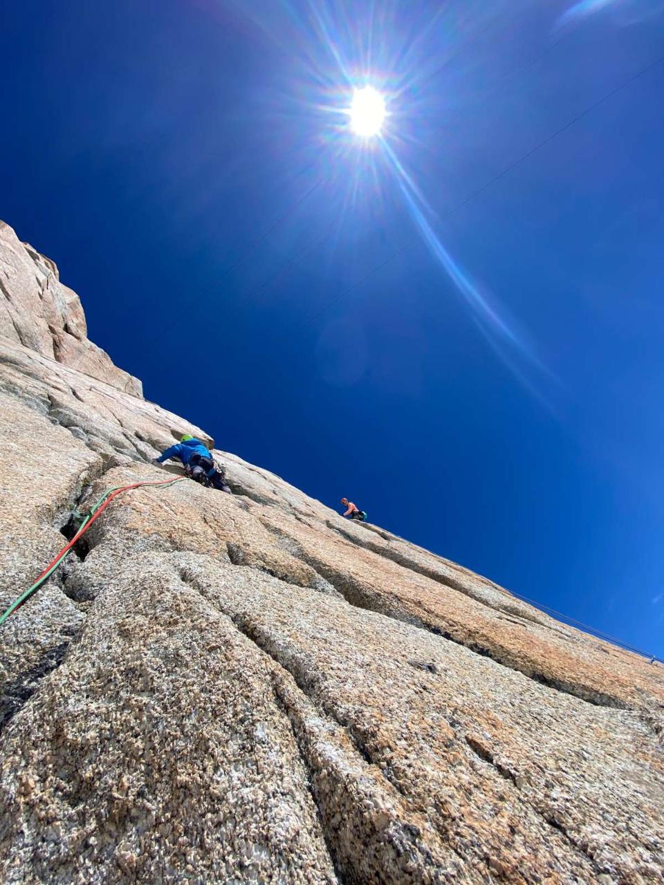 Chamonix - CHAMONIX GOLDEN GRANITE | MapoTapo