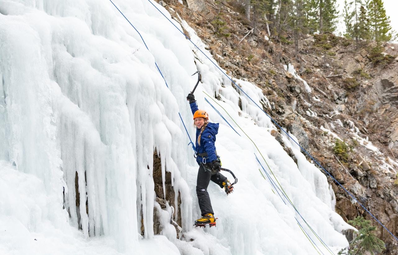 Banff - ICE CLIMBING IN BANFF AND LAKE LOUISE - CANADA | MapoTapo