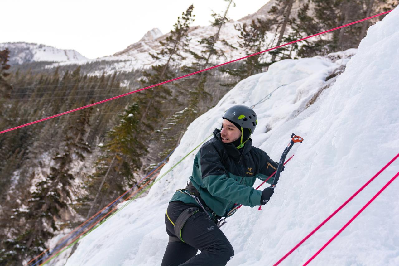 Banff - ICE CLIMBING IN BANFF AND LAKE LOUISE - CANADA | MapoTapo