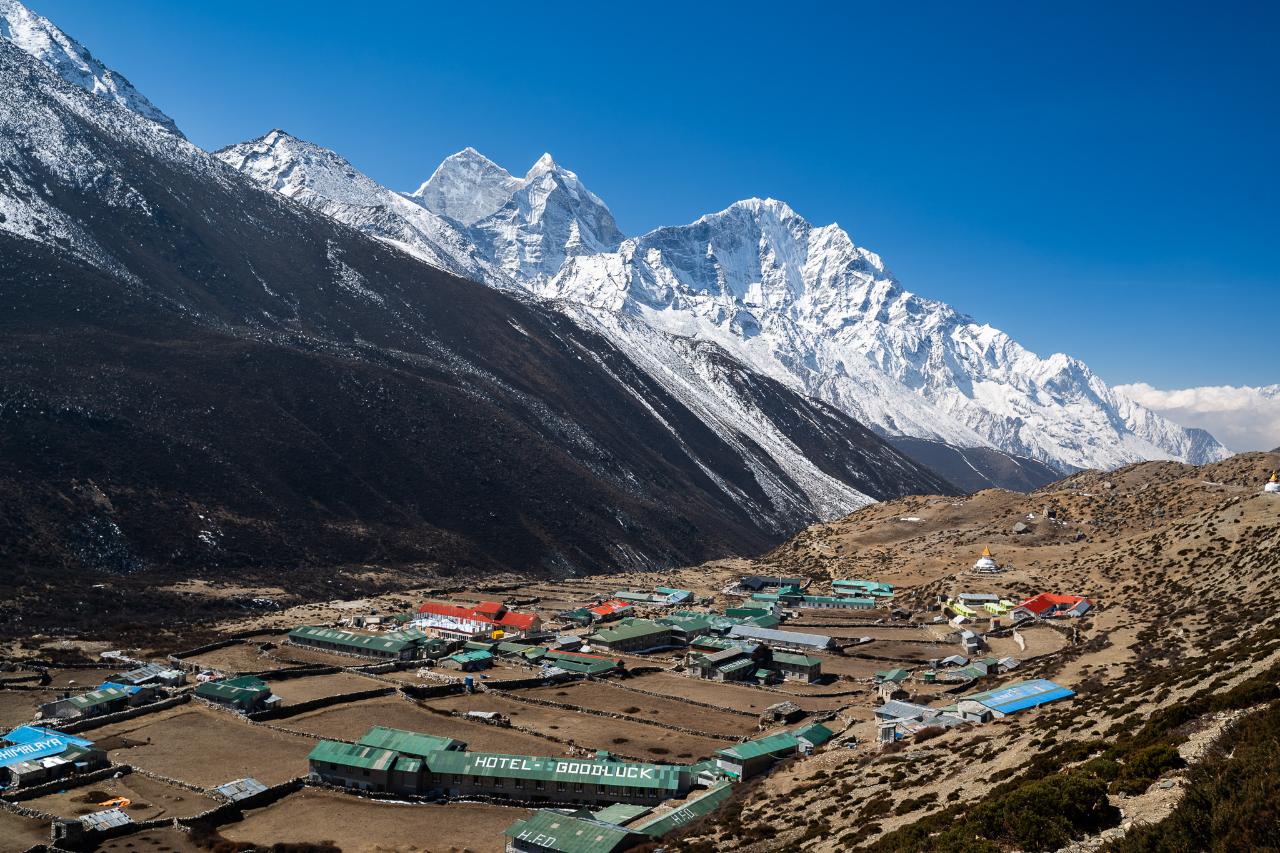 Lobuche - LOBUCHE EAST THROUGH EVEREST BASE CAMP | MapoTapo