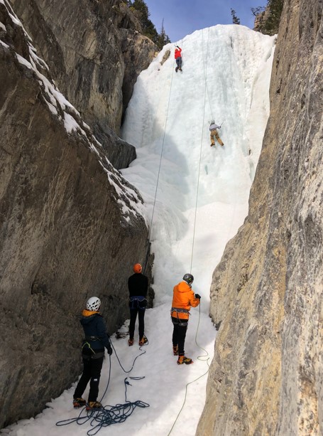 Banff - ICE CLIMBING IN BANFF AND LAKE LOUISE - CANADA | MapoTapo