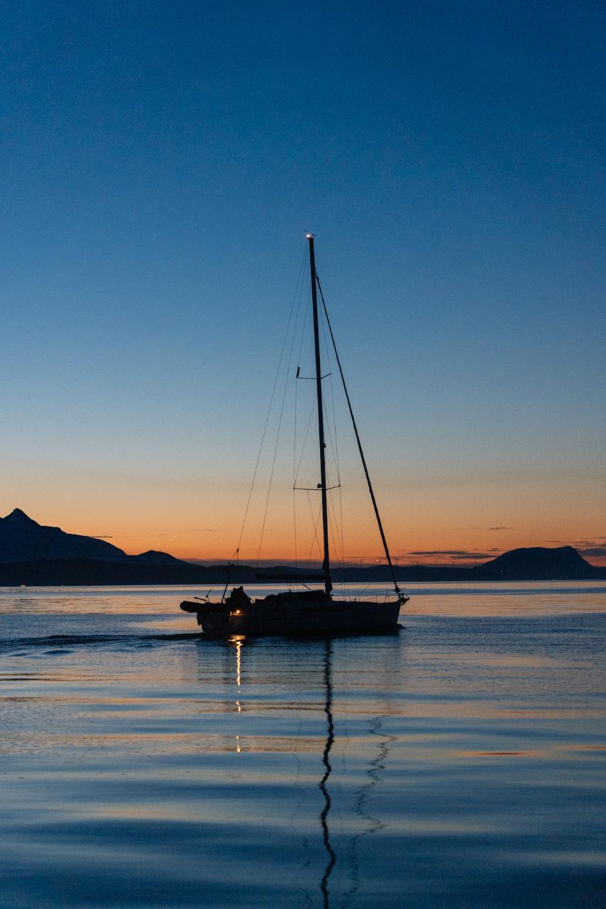 Tromso - HIKE AND SAIL IN LOFOTEN - NORWAY | MapoTapo