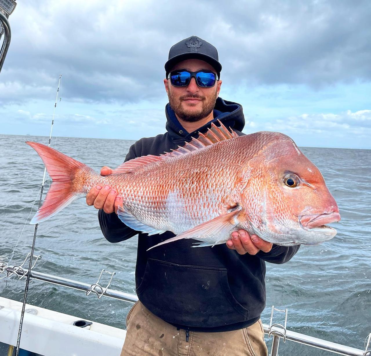 Snapper ‘book the boat' NoosaCat - Cassar Fishing Charters Reservations