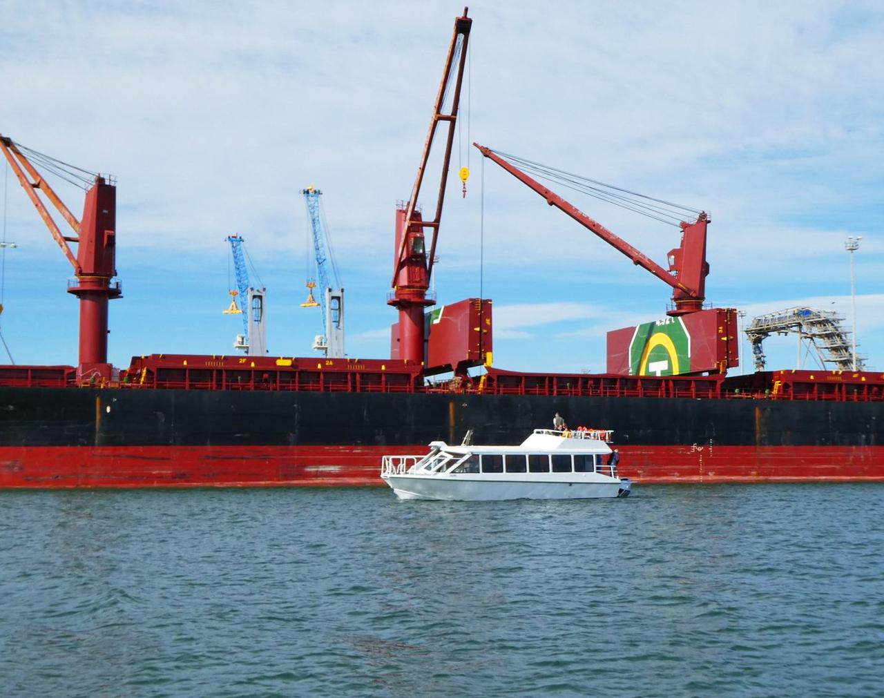 90-minute Maritime & Dolphins Cruise - Port River Cruises Reservations