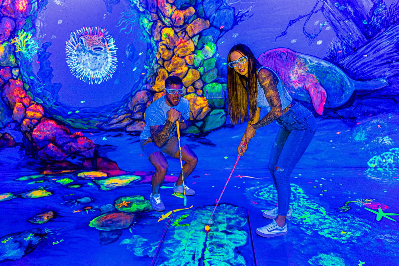3D Mini Golf (18 Holes) - Glowing Rooms Australia Reservations