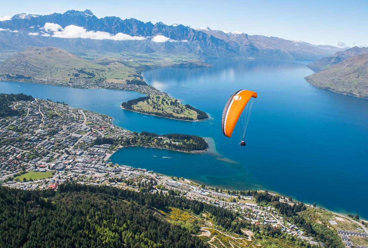 Experience Queenstown Like Never Before - Tandem Paragliding Flight