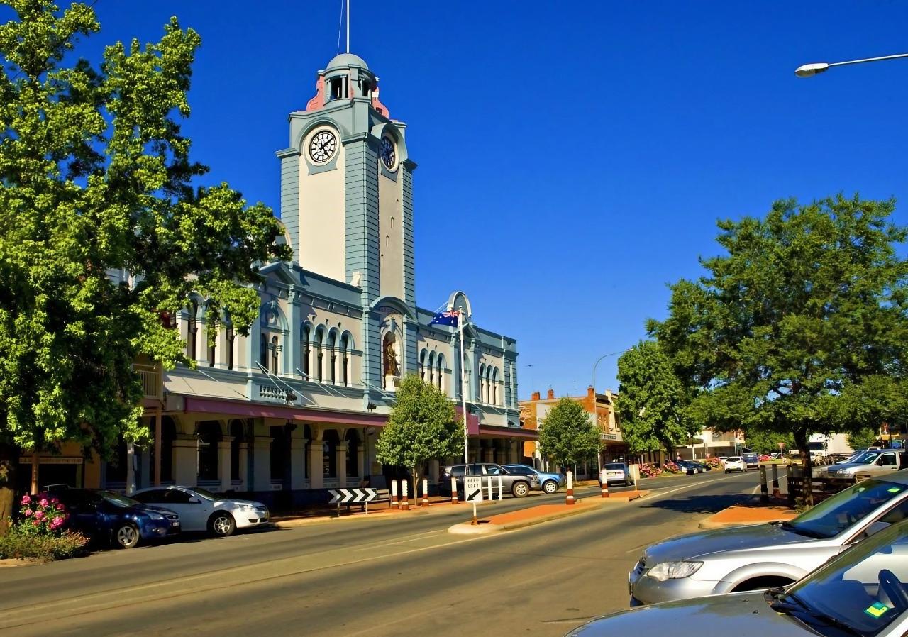 TEMORA AIR SHOW & YOUNG - On Course Tours & Travel Reservations