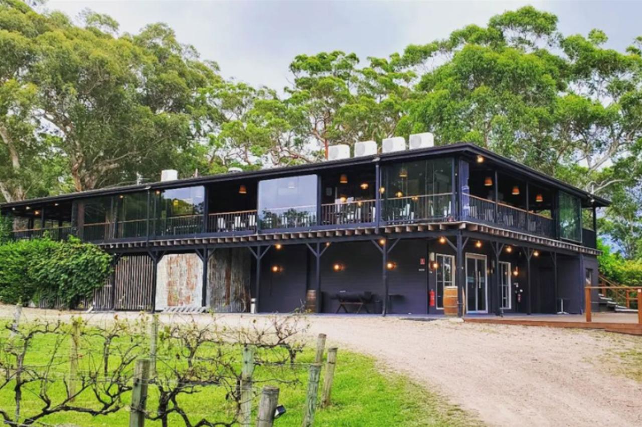 Nelson Bay - Port Stephens Tour - On Course Tours & Travel Reservations
