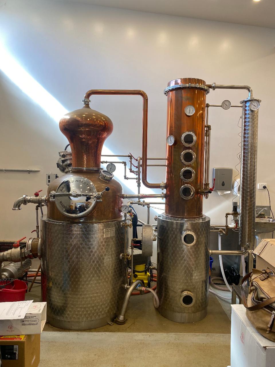 Tasmania Distillery Tour: Spirits Tastings, Dining & Chocolate Delights