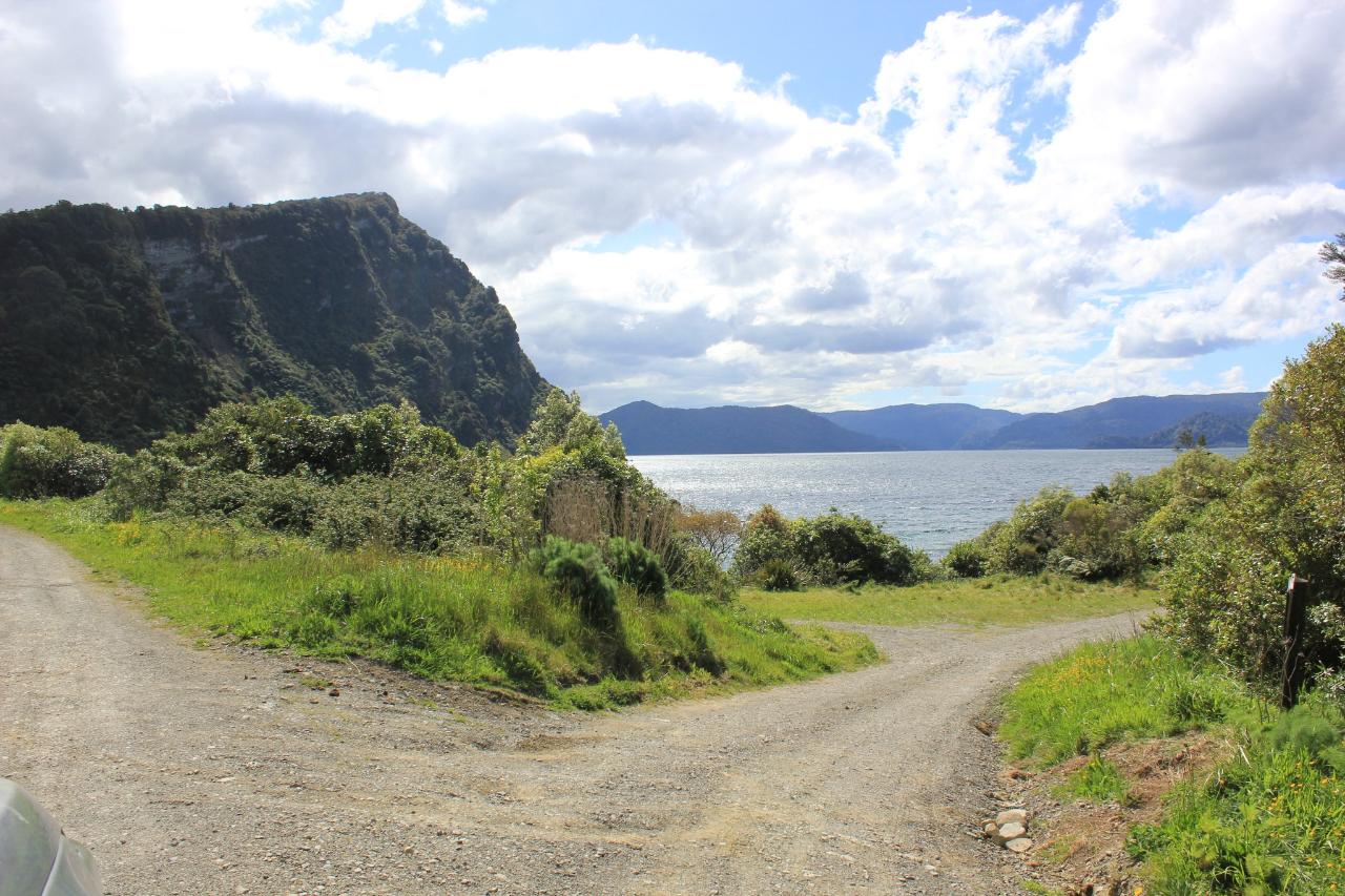 Departing Te Karetu for Whananui via Onepoto - Waiwai Xpres Reservations