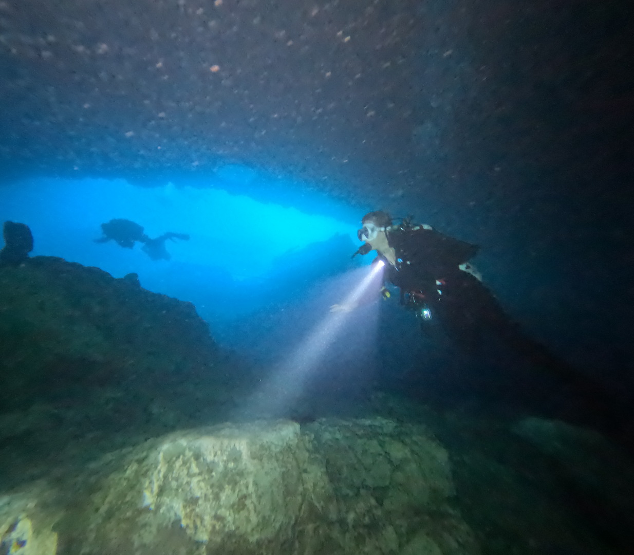 Blue Grotto/Devil's Den - Scuba Dive Trip - American Pro Diving Center ...