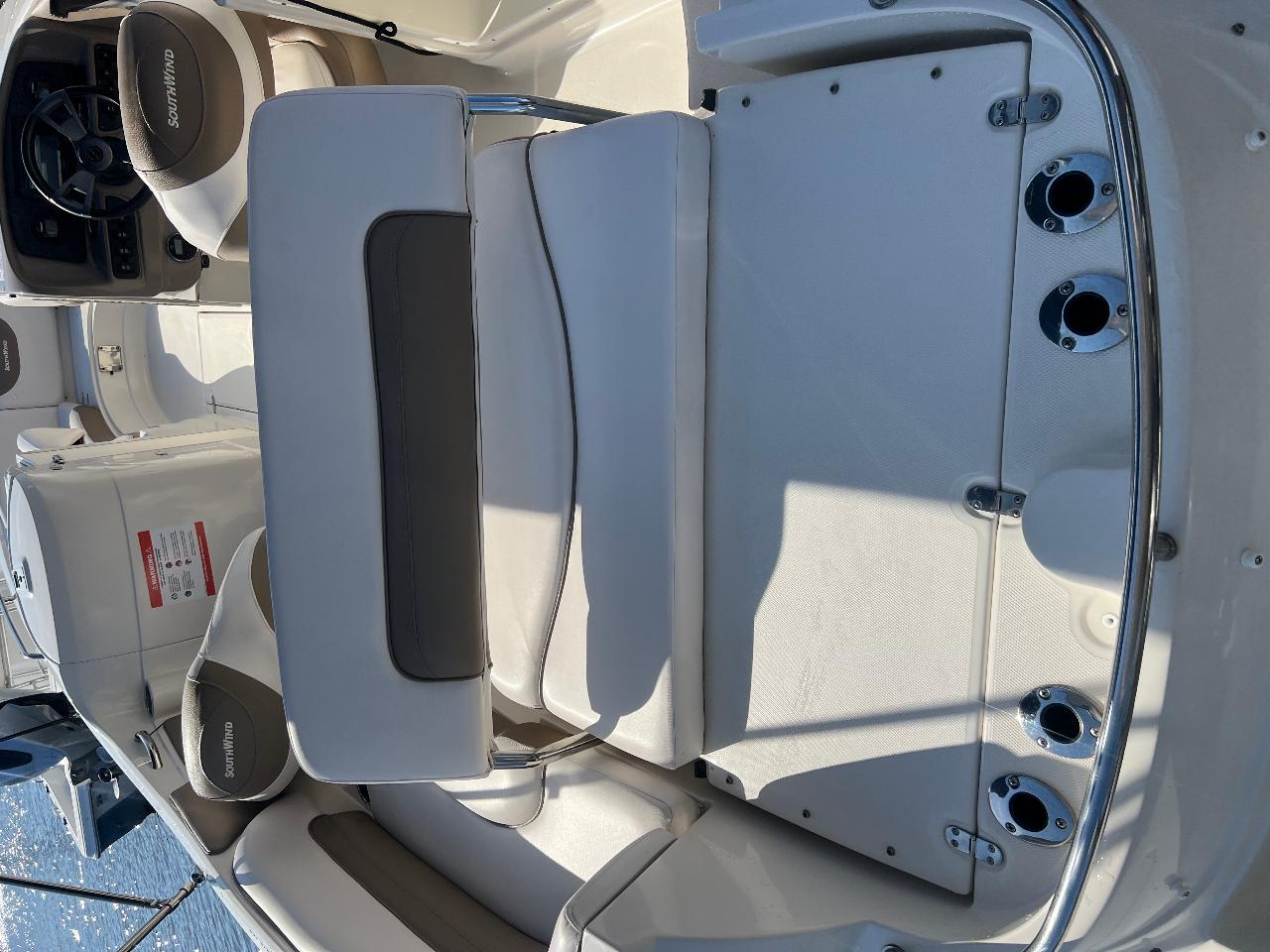 Southwind 2400 Deck boat - Caloosa River Inc Reservations