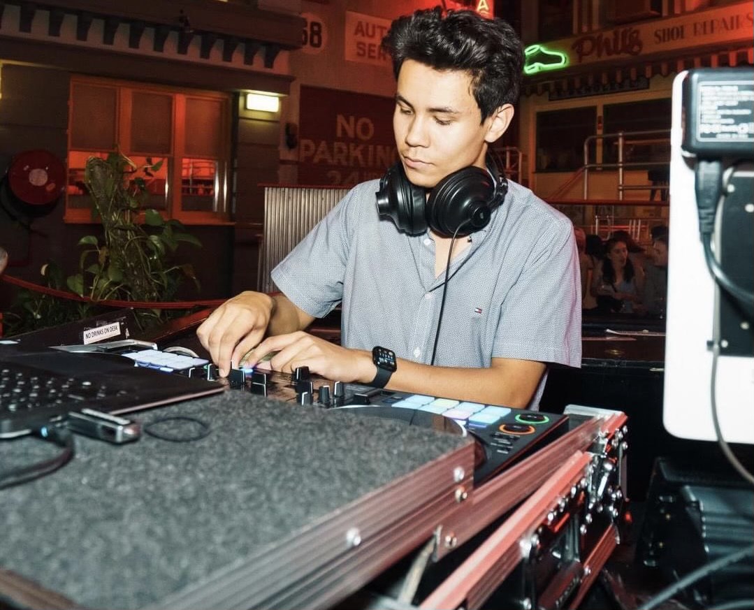 "The MysteryShack" featuring "Red Ferrie" and "DJ Bucello" - Lady ...