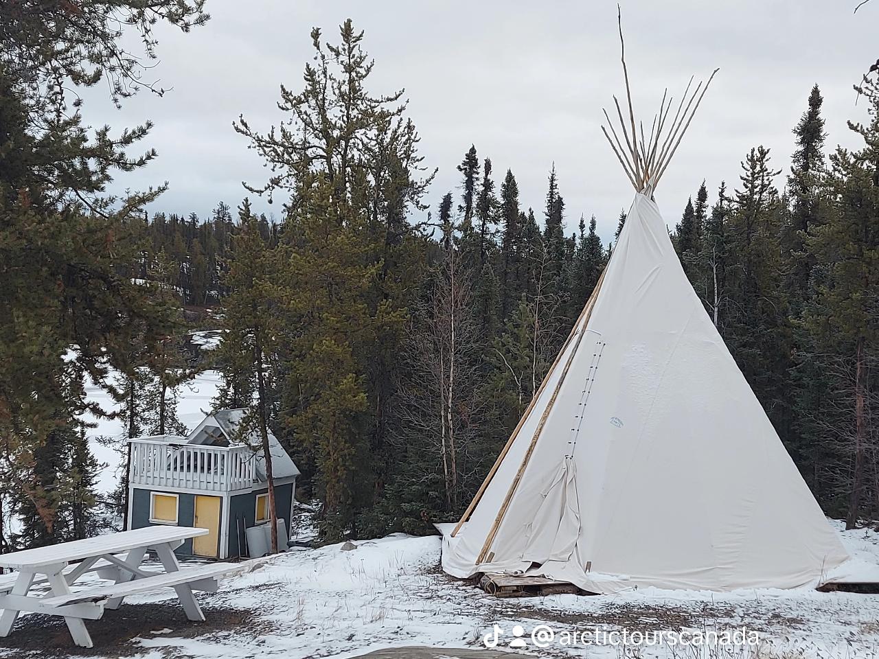 4 Days 3 Nights Nova Inn Hotel Yellowknife Winter Aurora Package ...