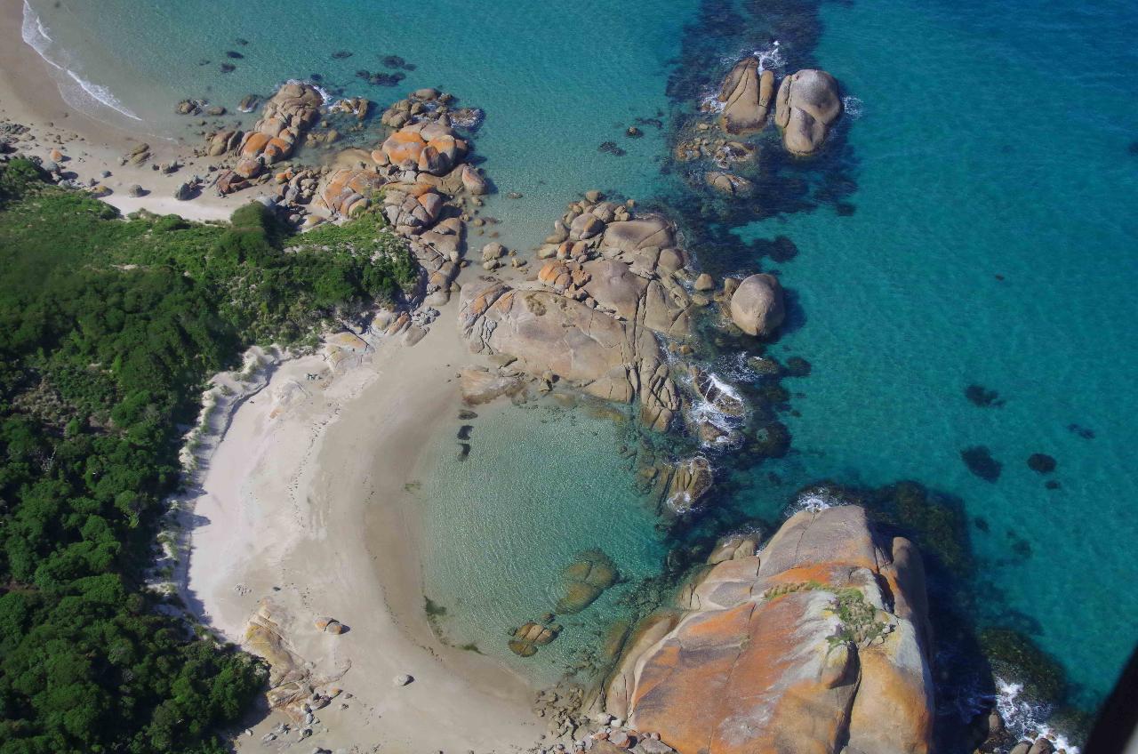 Return Three Hummock Island Transfer - Osborne Heli Tours Reservations