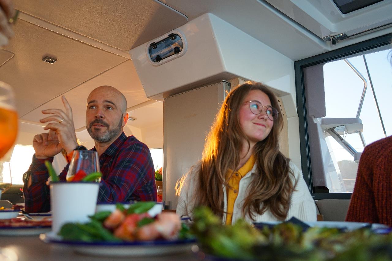 Shared Dinner Sunset Sailing Experience Barcelona - Small group ...