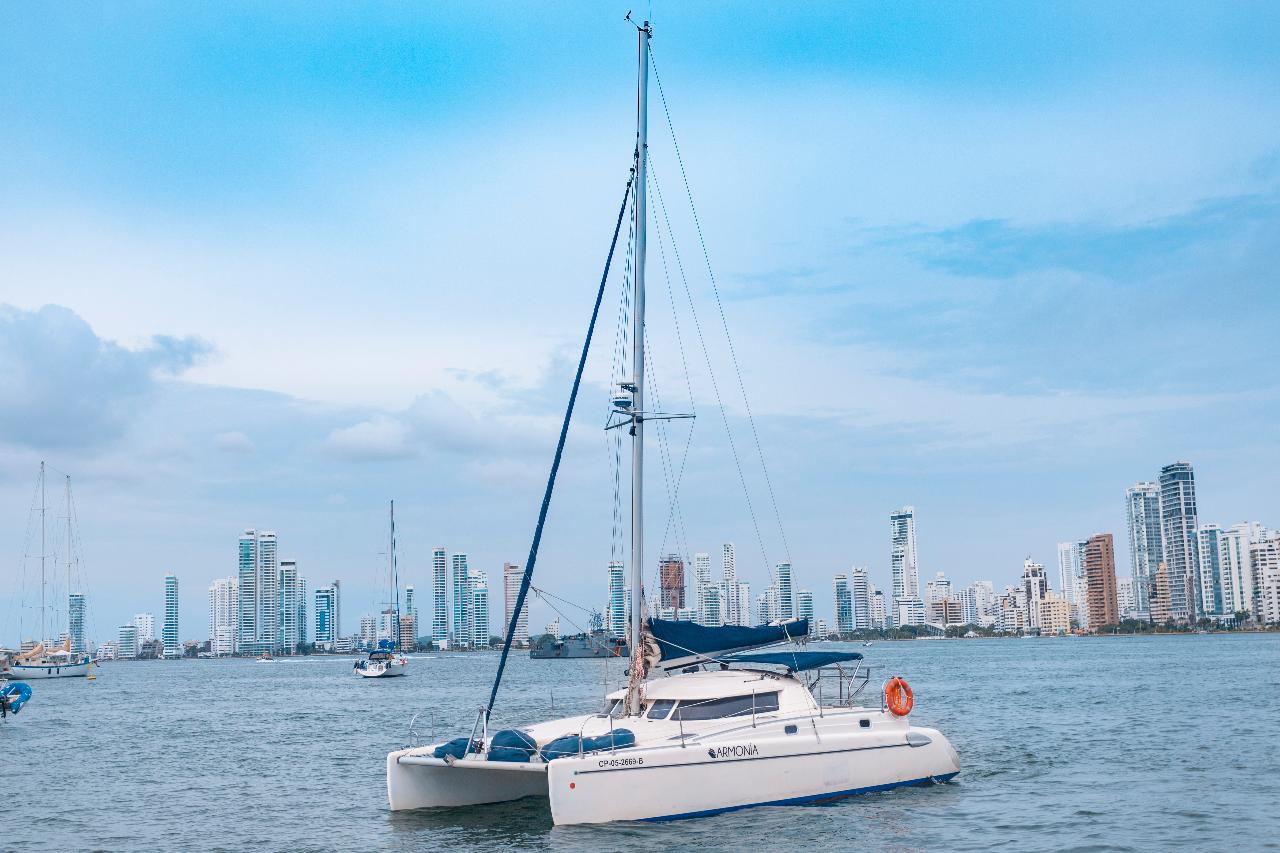 38ft Catamaran - Hi Cartagena Reservations