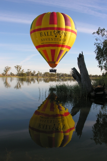 1 Hour Sunrise Balloon Flight with Barossa breakfast - Barossa Balloon ...