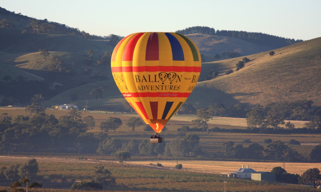 1 Hour Sunrise Balloon Flight with Barossa breakfast - Barossa Balloon ...