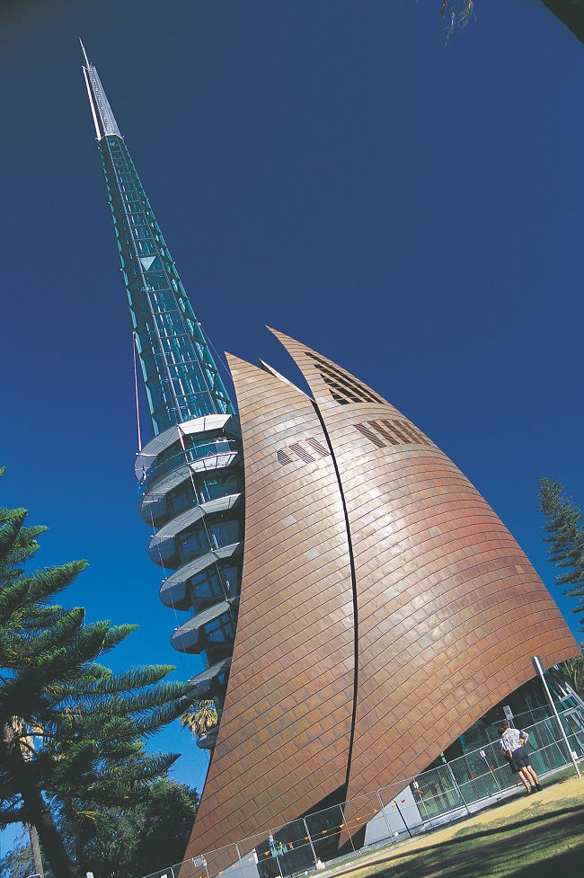 BUS & BELL TOWER - Perth Explorer Reservations