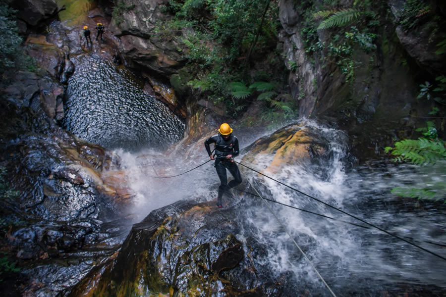Empress Canyon Abseiling and Canyoning Adventure - Blue Mountains - The ...