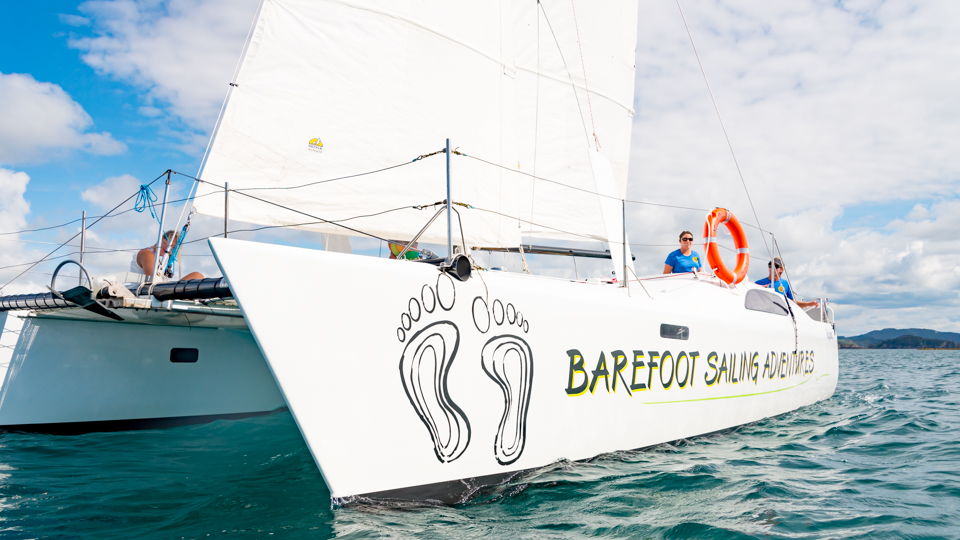 Island Hopper Day Cruise, sailing in the Bay of Islands