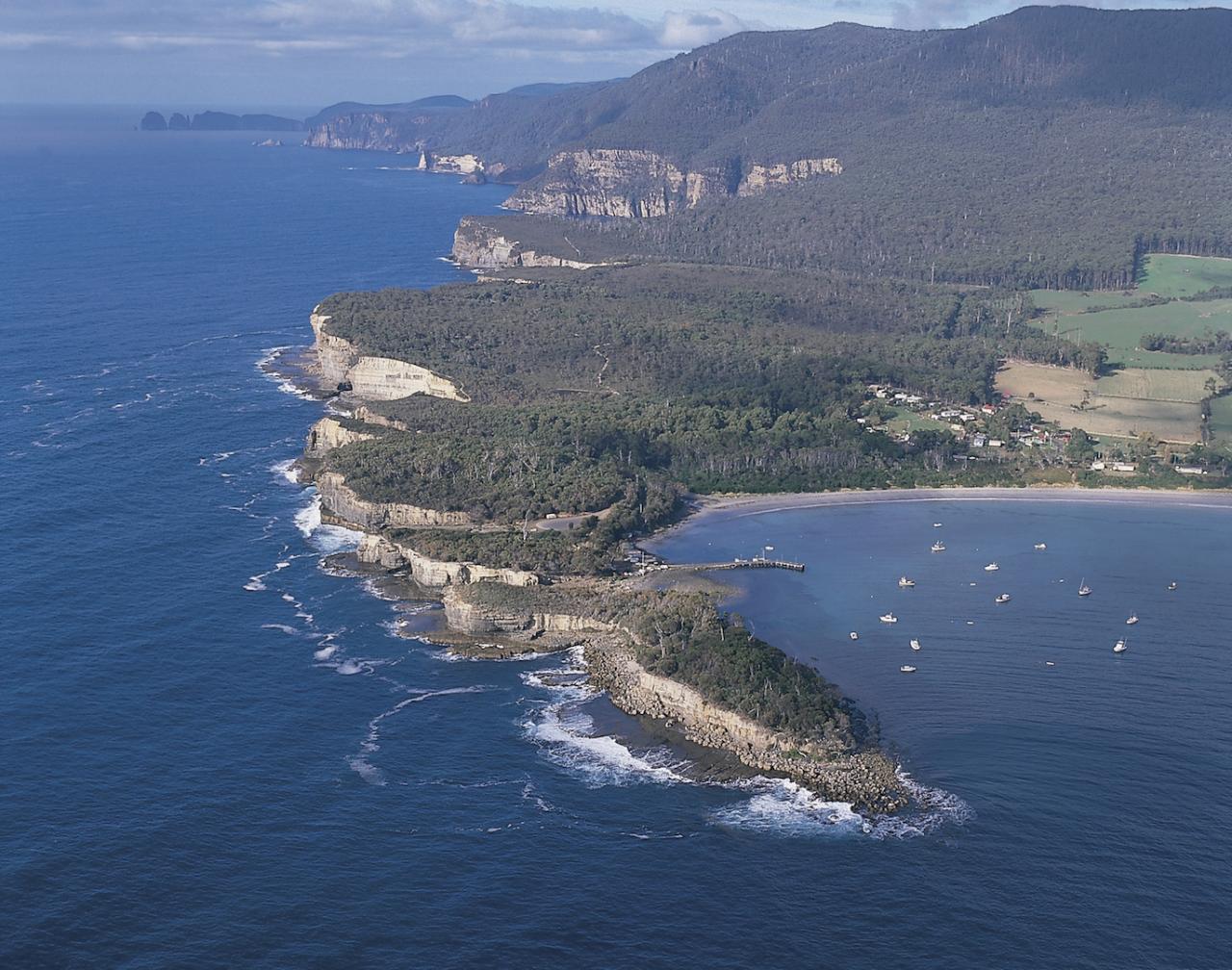 Tasman Safaris - Port Arthur, Harbour Cruise and Lunch Tour ...