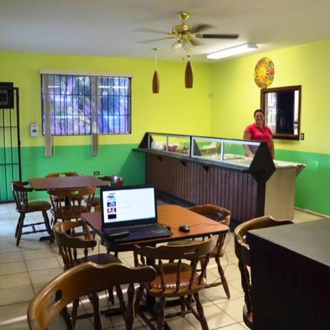 Grand Turk Food Tour - Mama Dea Taxi and Tour