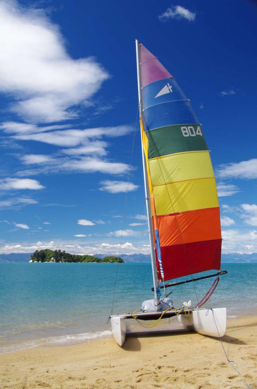 Discoverer Day Option A: Astrolabe Beaches and Bays - Abel Tasman Sea ...