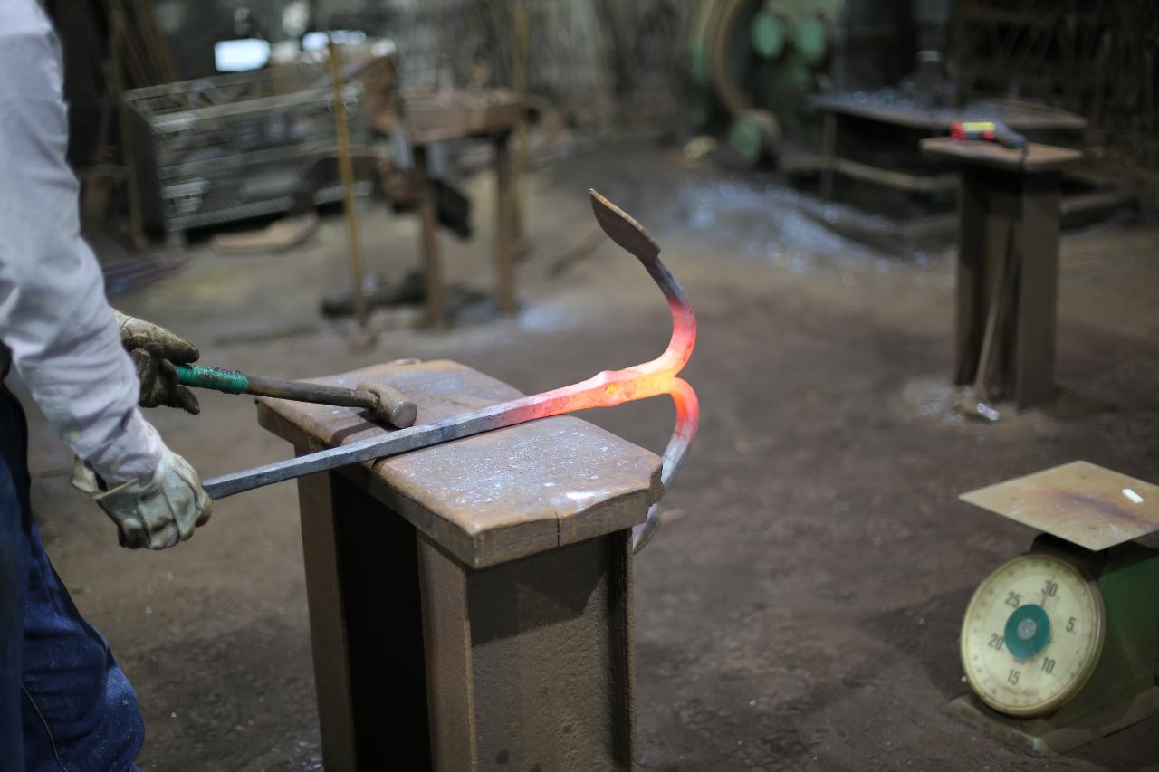 Forge an Anchor Using Japanese Blacksmithing Techniques - Attractive ...