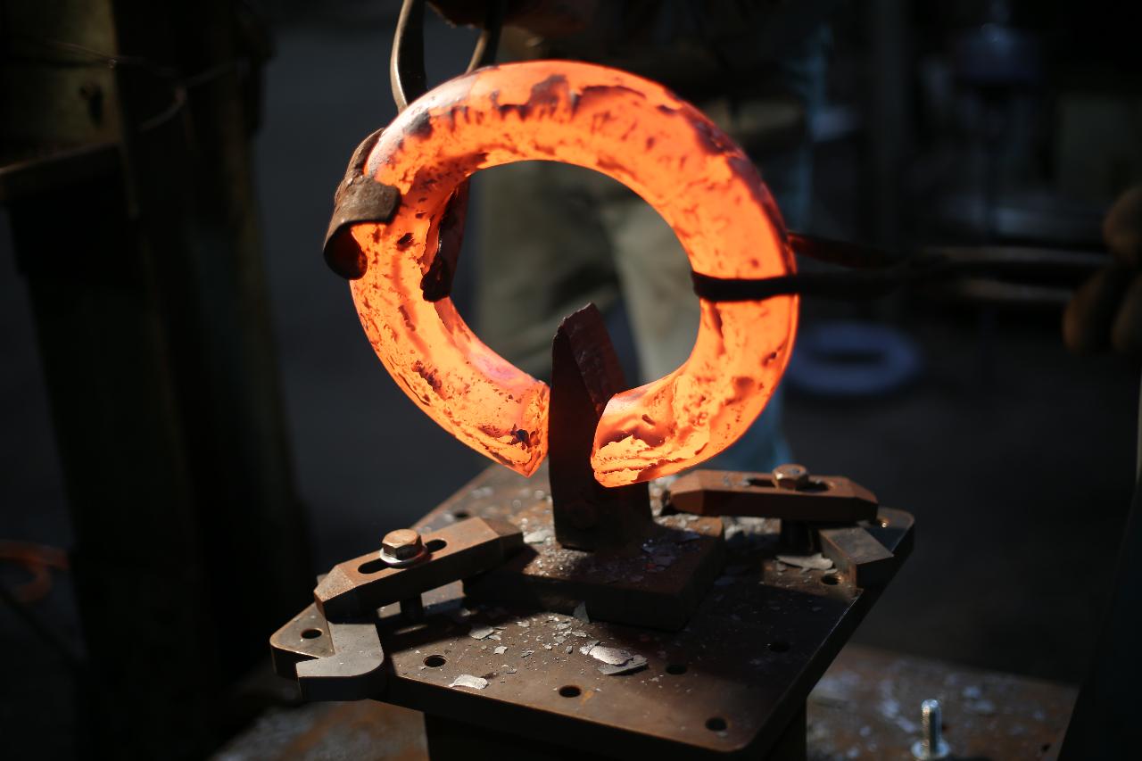 Forge an Anchor Using Japanese Blacksmithing Techniques - Attractive ...